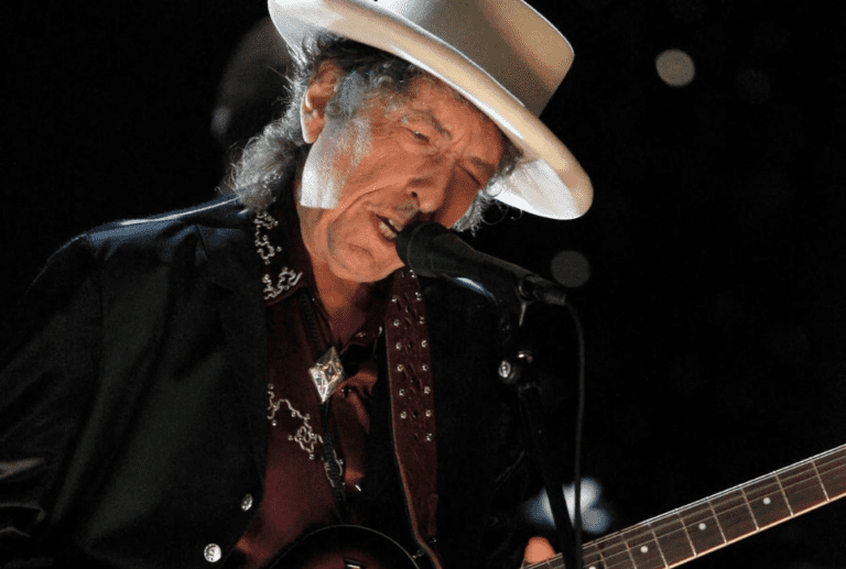 Bob Dylan Bio - Rock Era Insider